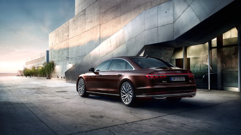 StriveME - اودي a8 2021 المواصفات والسعر في الامارات